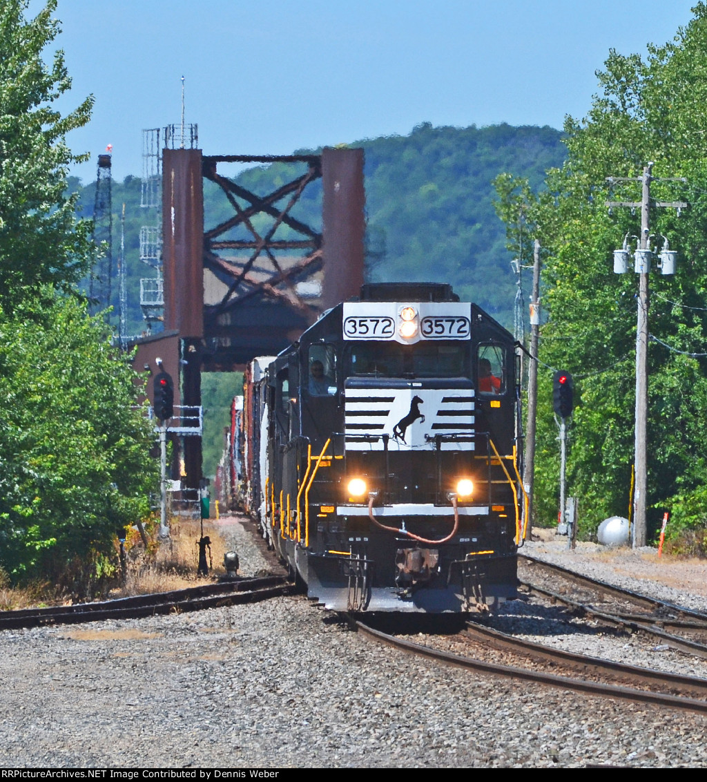 NS 3572, CP's Tomah Sub.